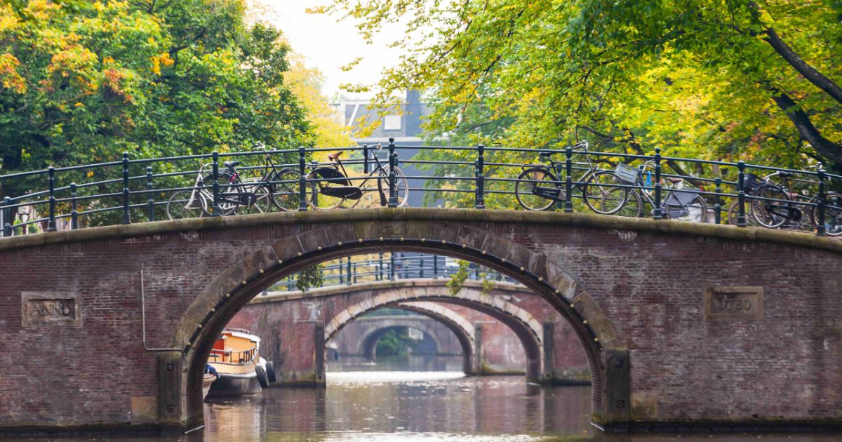 Amsterdam: a helping hand towards climate-neutral operations ...